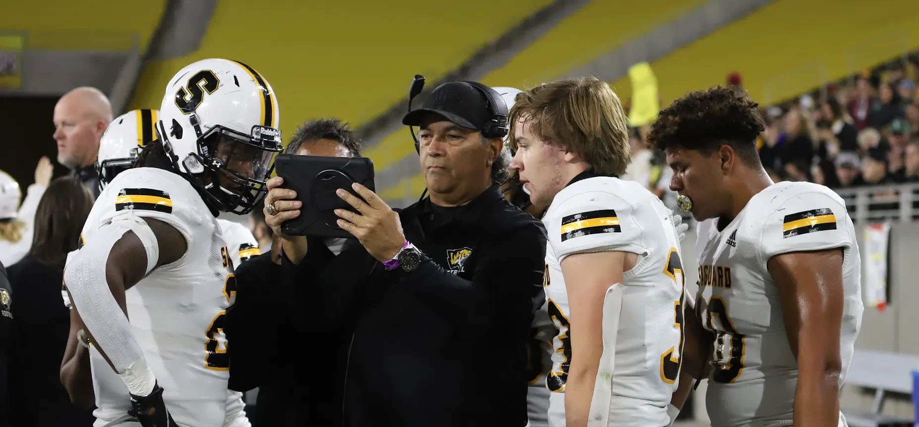 NCAA Sideline Tablet Systems: What to Look For | GameStrat